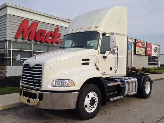 2015 Mack CXU612 Day Cab - Summit, IL